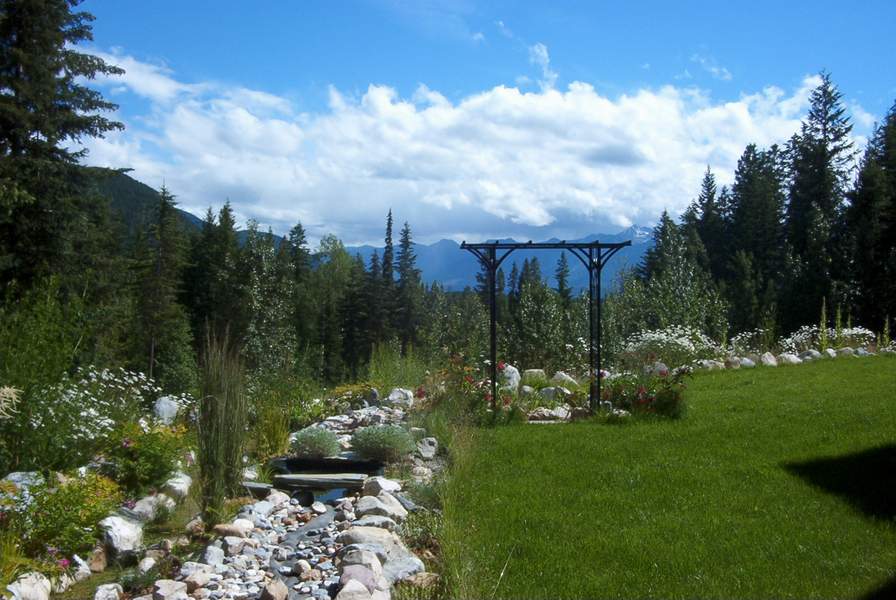 Lodges in and around Golden| Tourism Golden, British Columbia, Canada