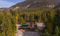 Cedar House Restaurant & Chalets | Tourism Golden